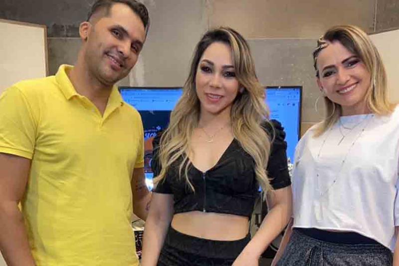 Cantora Lenny Bellard prepara lançamentos com produtor musical Jenner ...