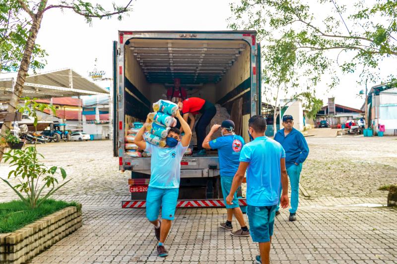 Prefeitura entrega kits de merenda para escolas da ilha do Combu - REDEPARÁ